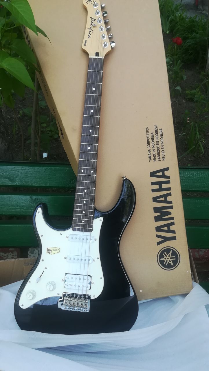 Продаю электро гитары Yamaha