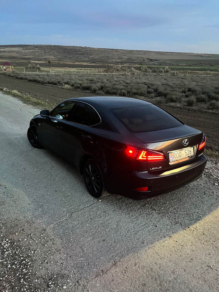 Lexus IS Series an. 2008 cu rulaj 160000 km, Diesel, 8300