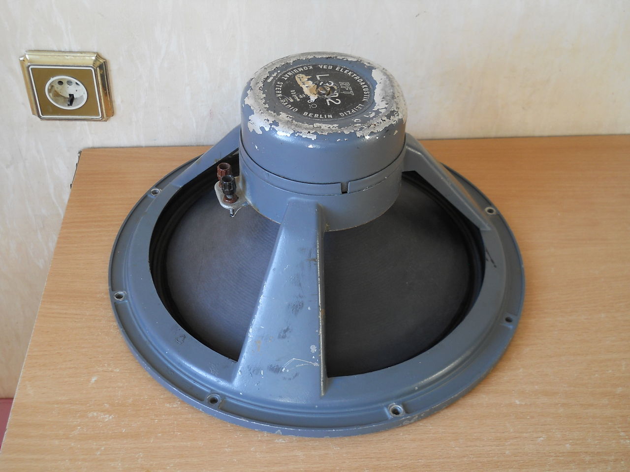 Колонка, низовой динамик 15 дюймов, 1 шт...