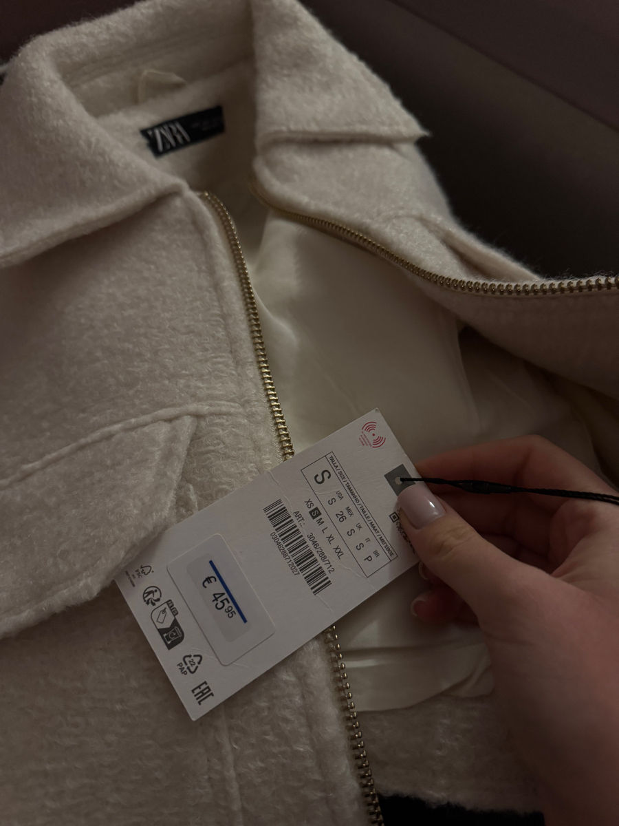 Vand geaca zara noua