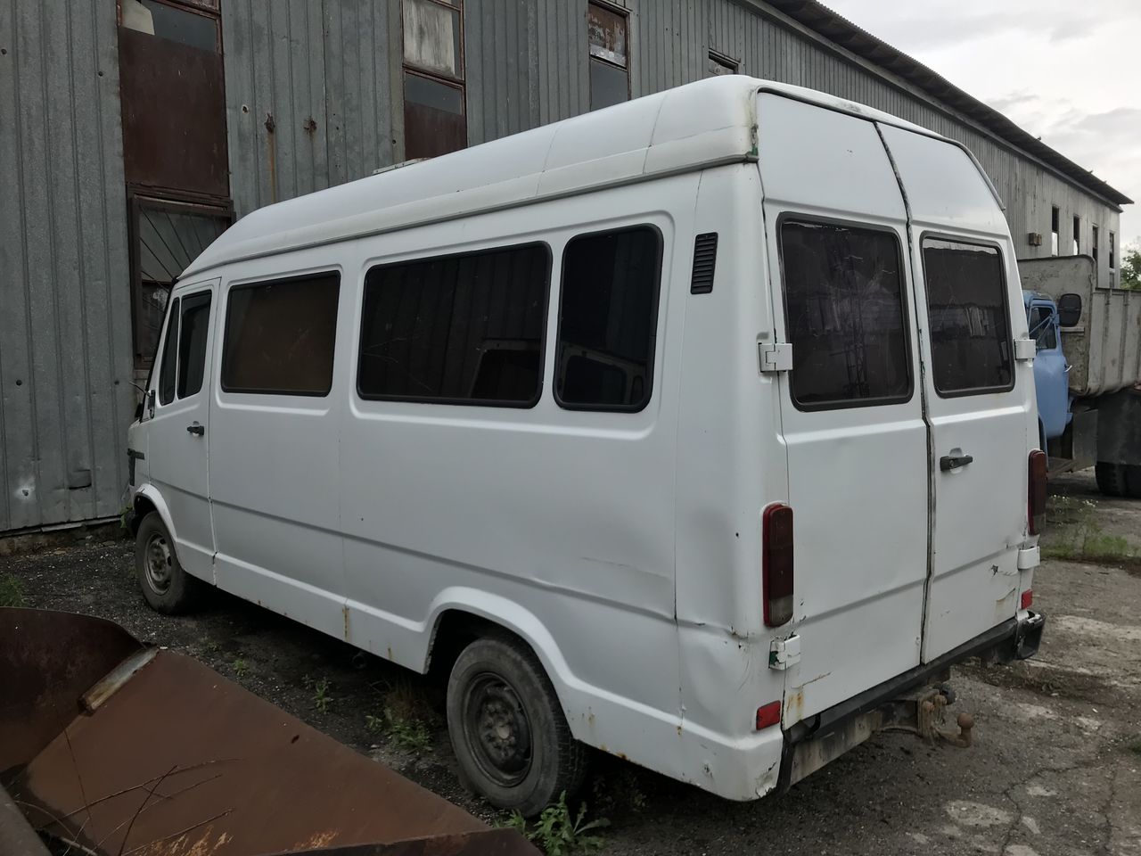 Mercedes 208D