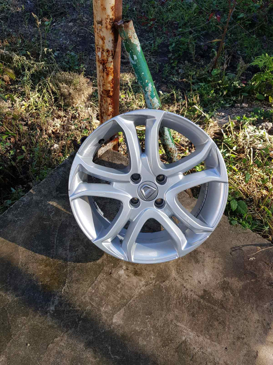 Vand Discuri de Dacie marimea 16