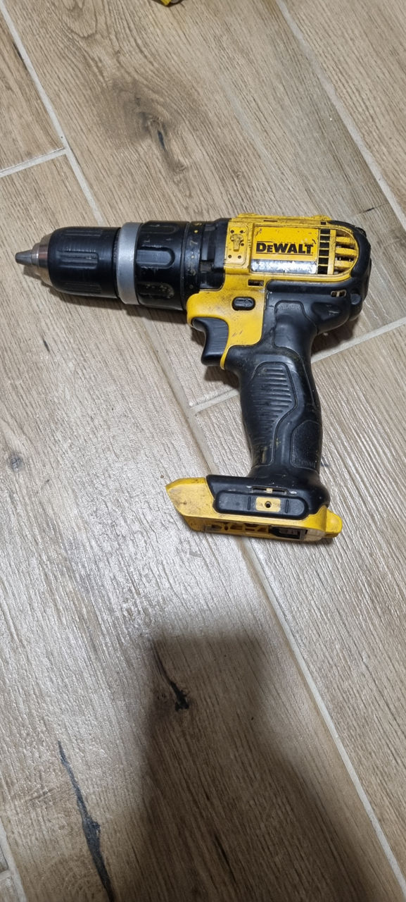 DEWALT шуруповерт