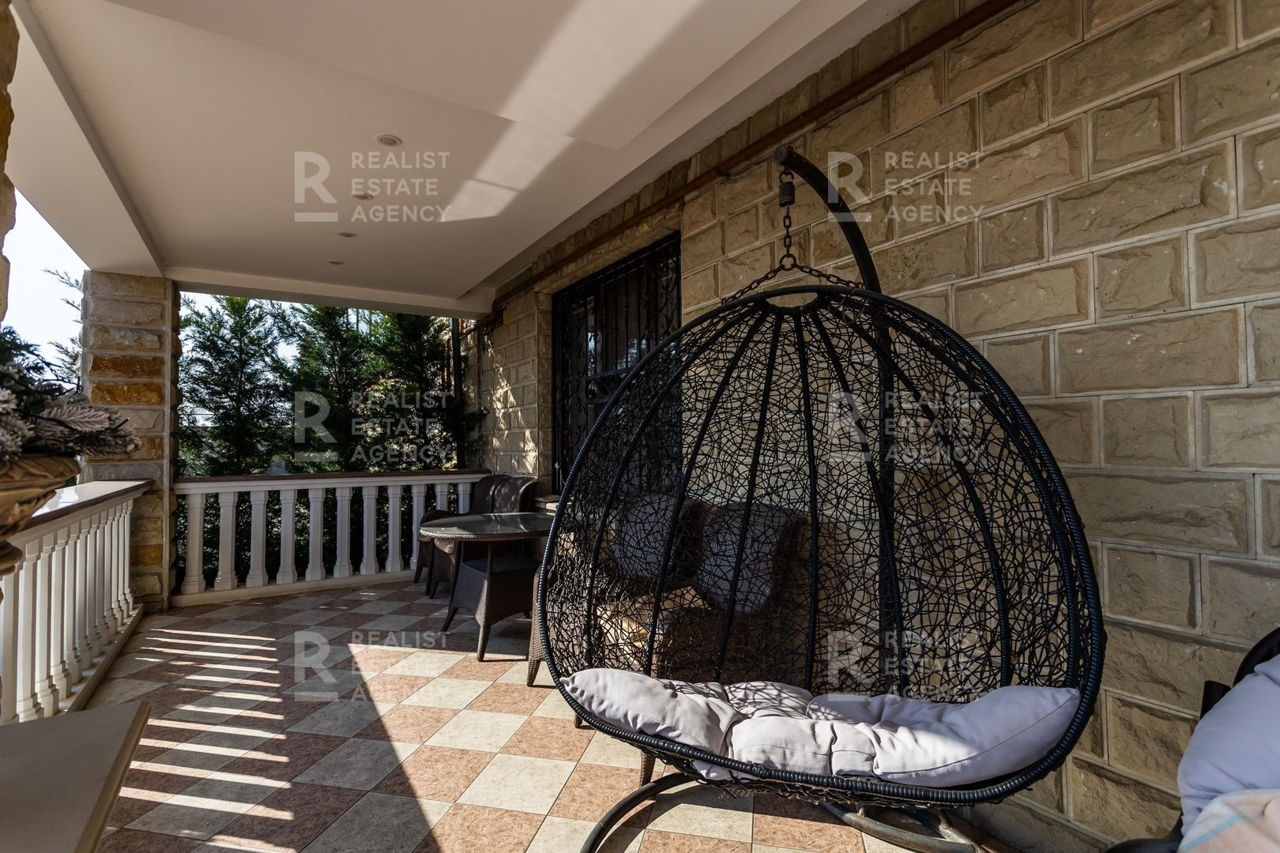 Vânzare casă de lux, 700 mp + 22 ari, situată în Tohatin