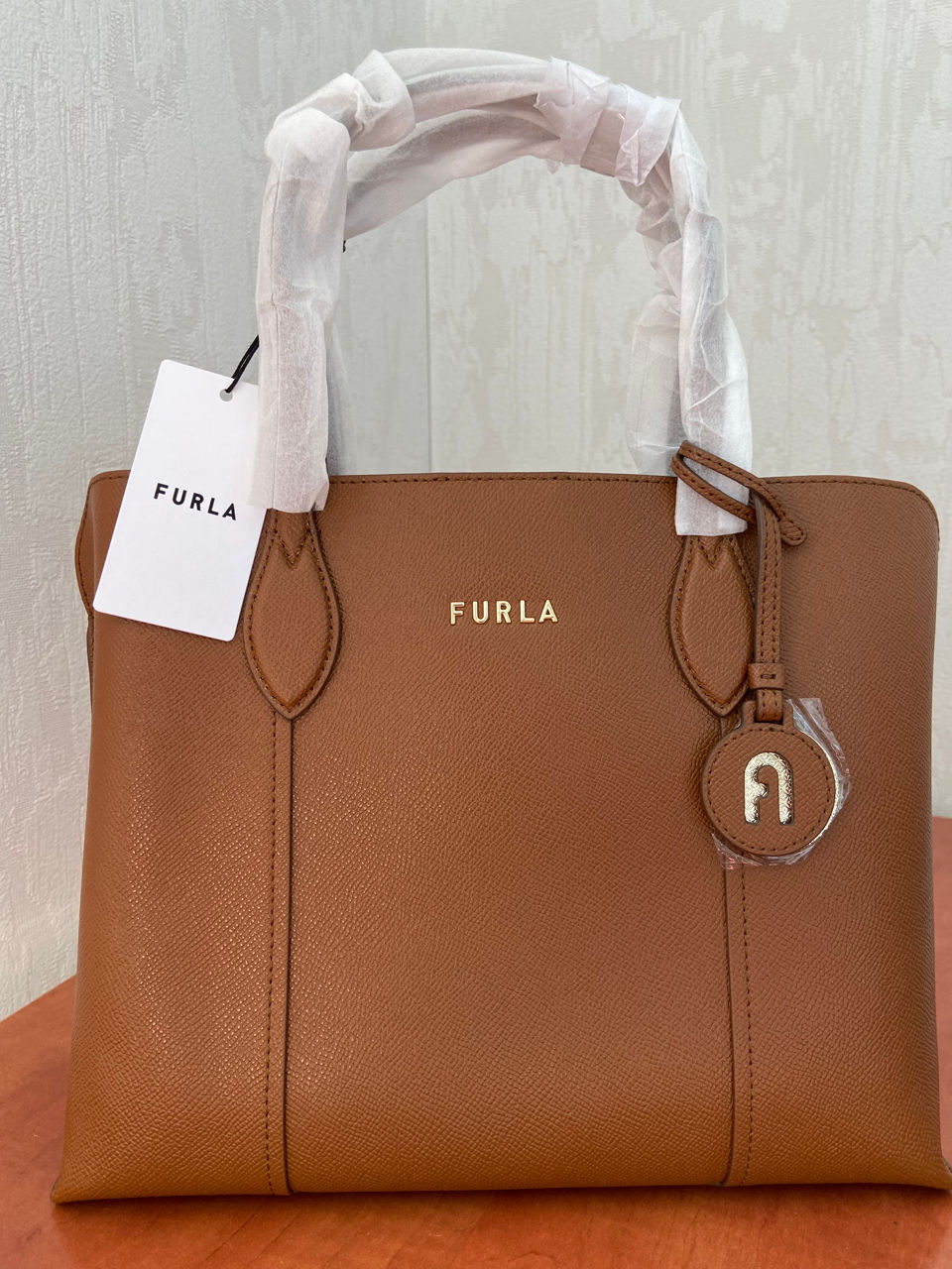 Geanta din piele naturala Furla