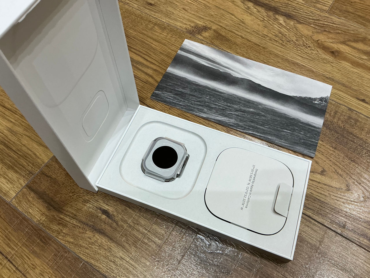 Apple Watch Ultra 2 49mm titanium blue Ocean Band