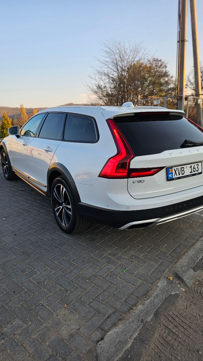 Volvo V90 Cross Country an. 2018 cu rulaj 160000 km, Diesel, 25500