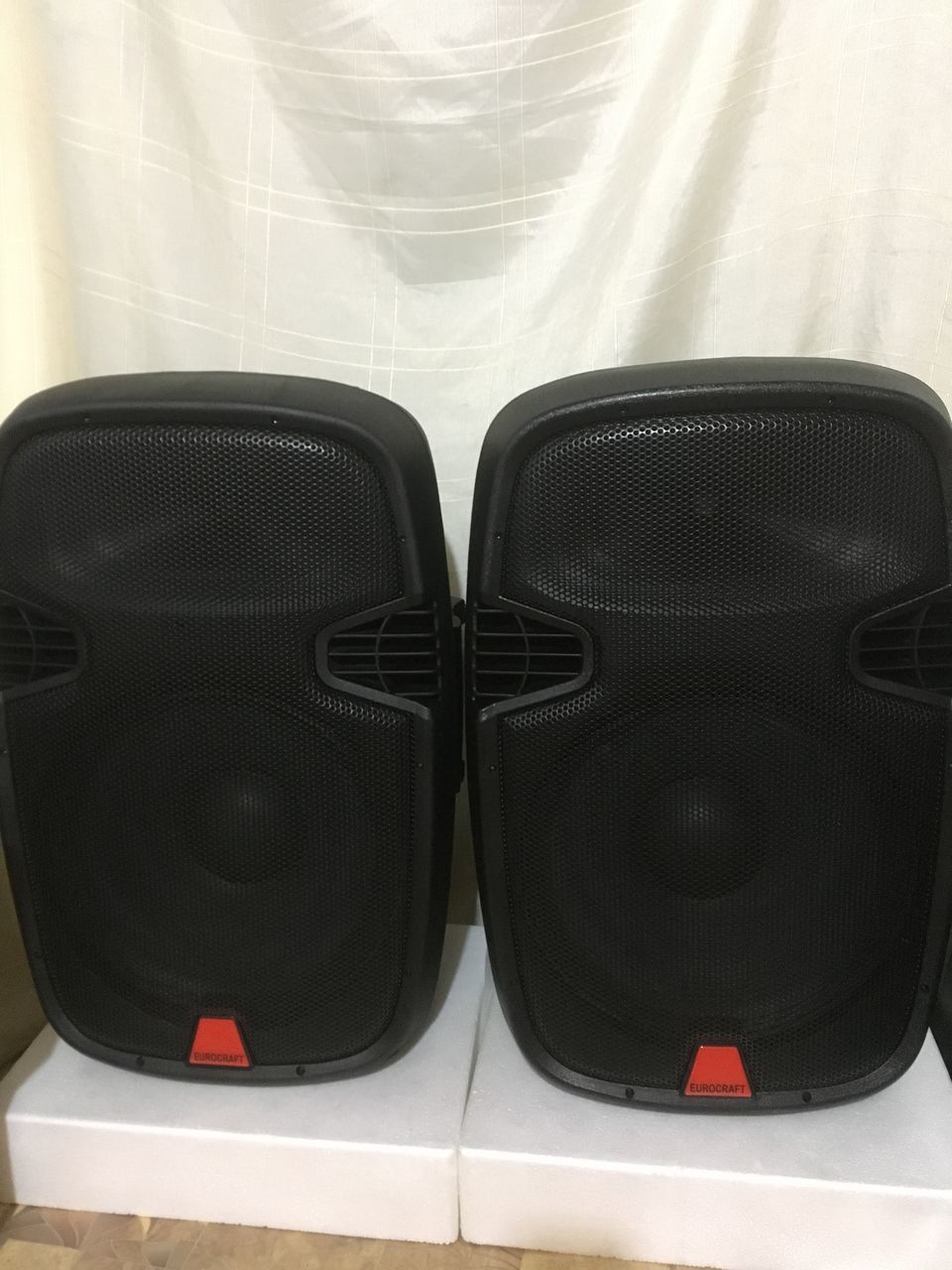 Boxe pasive cu puterea de 1000 w ,,Eurocraft 4000 lei perechea.!!!