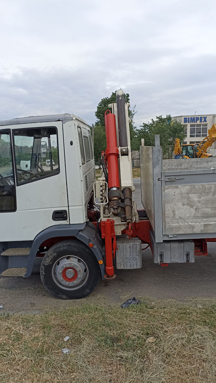 Transport de marfa cu manipulator