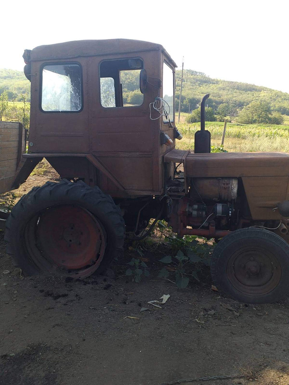Vînd tractor t-25