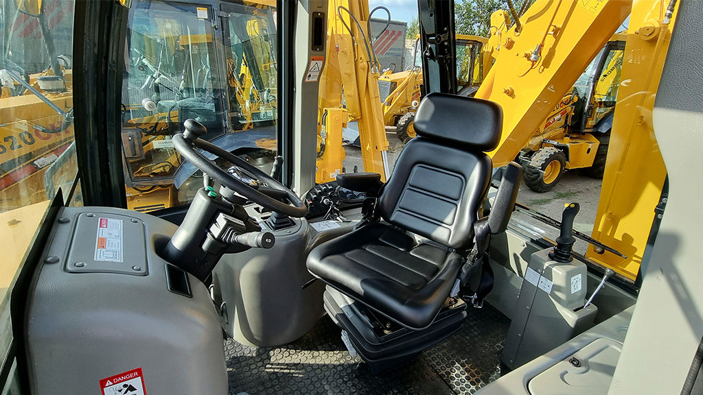 Buldoexcavator 620 nou 2023 an