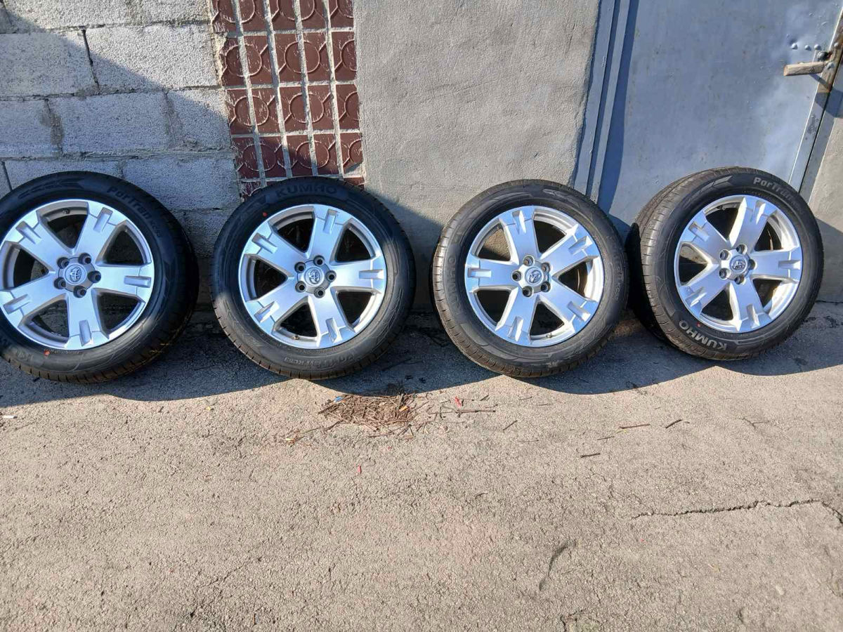 Originale Toyota RAV4 235/55 R18 Anvelope vara Noi