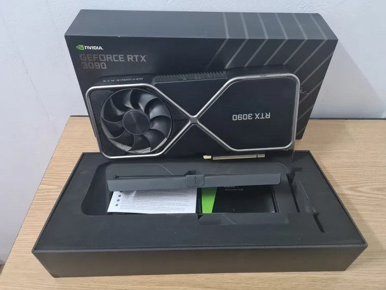 NVIDIA GeForce RTX 3090 Founders Edition 24GB