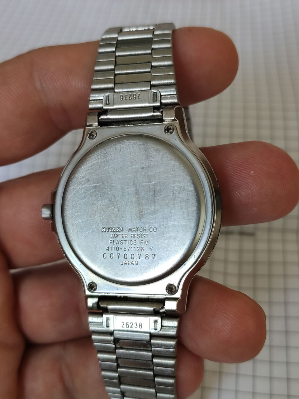 Продам часы Citizen аккумулятор на солнечной батарее