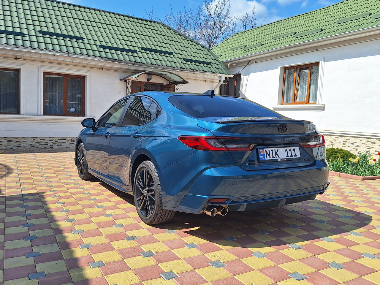 Toyota Camry an. 2025 cu rulaj 6000 km, Hybrid, 35999