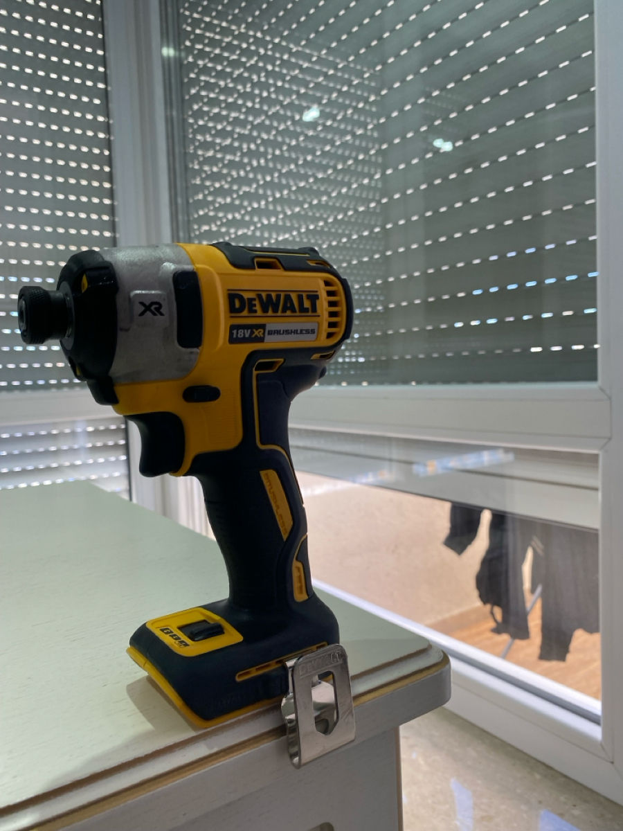 DeWalt DCF887