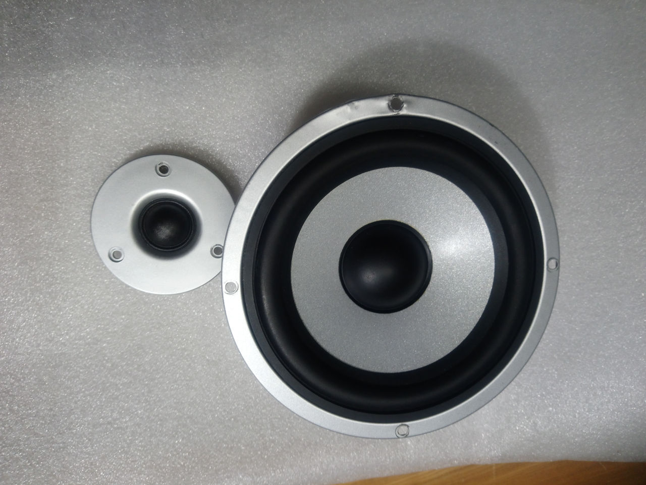 Динамики Quadral.