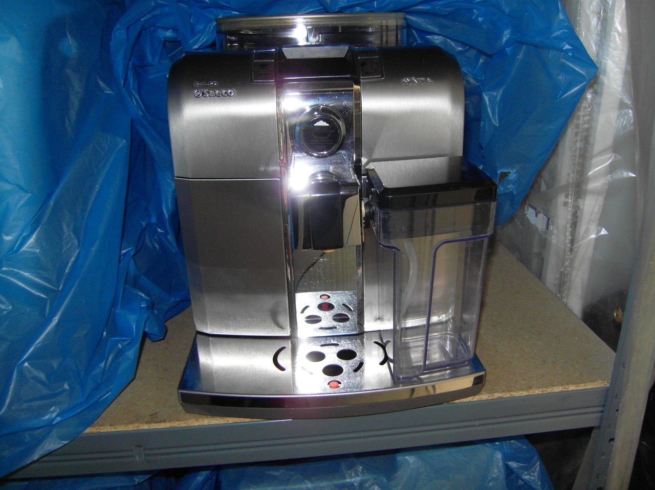 Кофемашина Philips-Saeco Syntia Cappuccino б/у-отличная с гарантией.