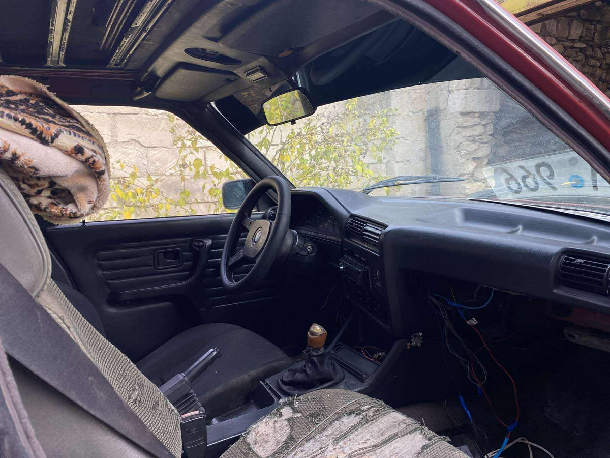 BMW 3 Series 1986 г. с пробегом 1 км, Дизель, 600