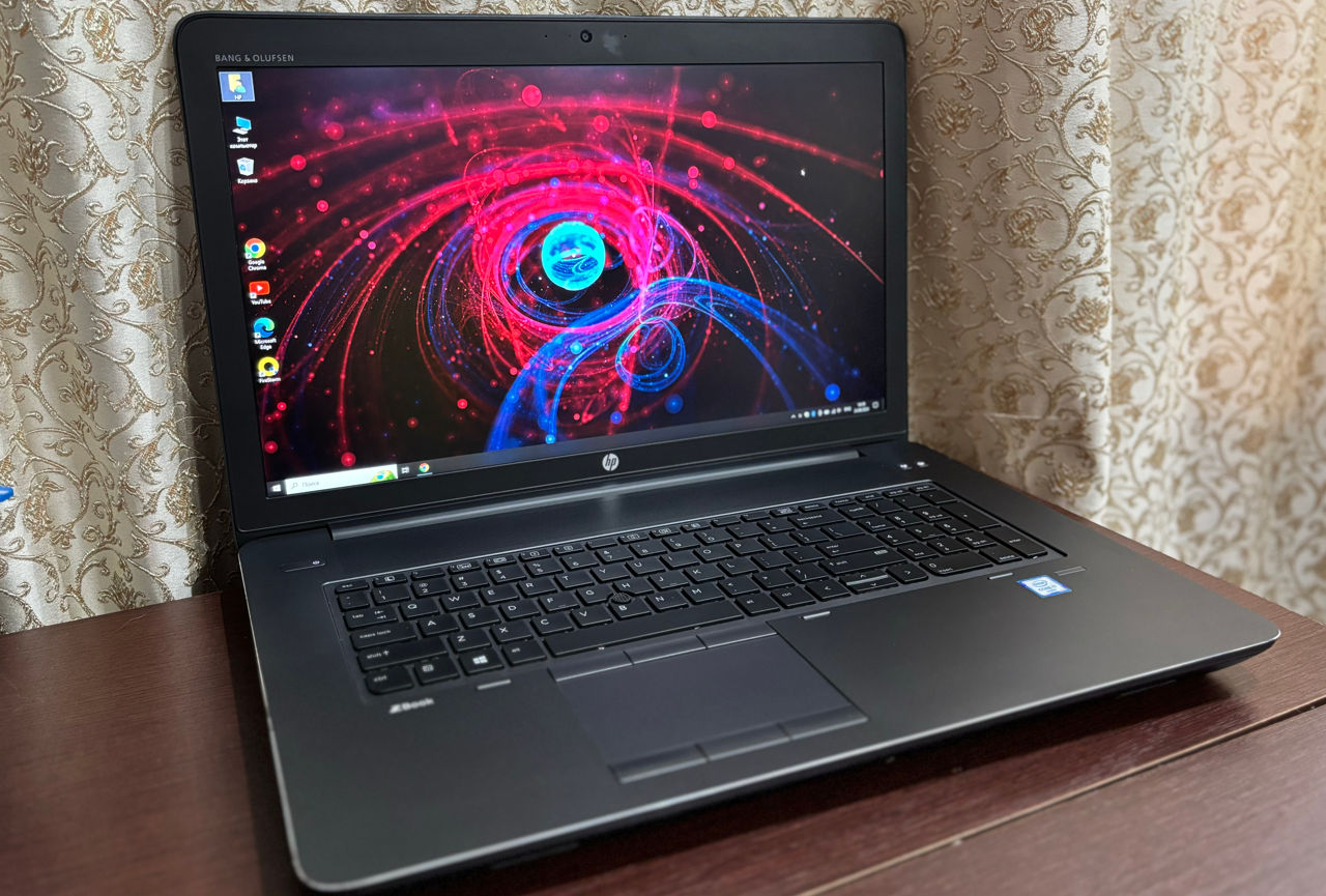 Gaming Laptop HP cu diagonala de 17.3" procesor i7