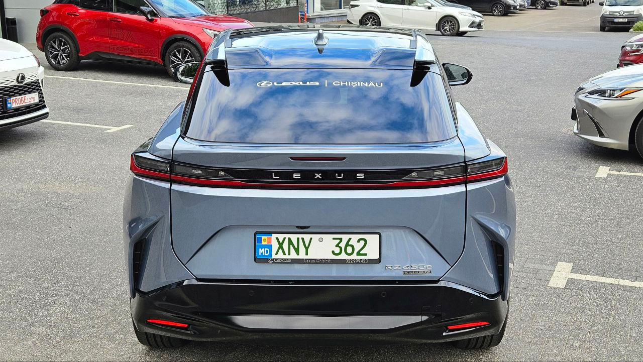 Lexus RZ Series an. 2023 cu rulaj 2500 km, Electricitate, 66900