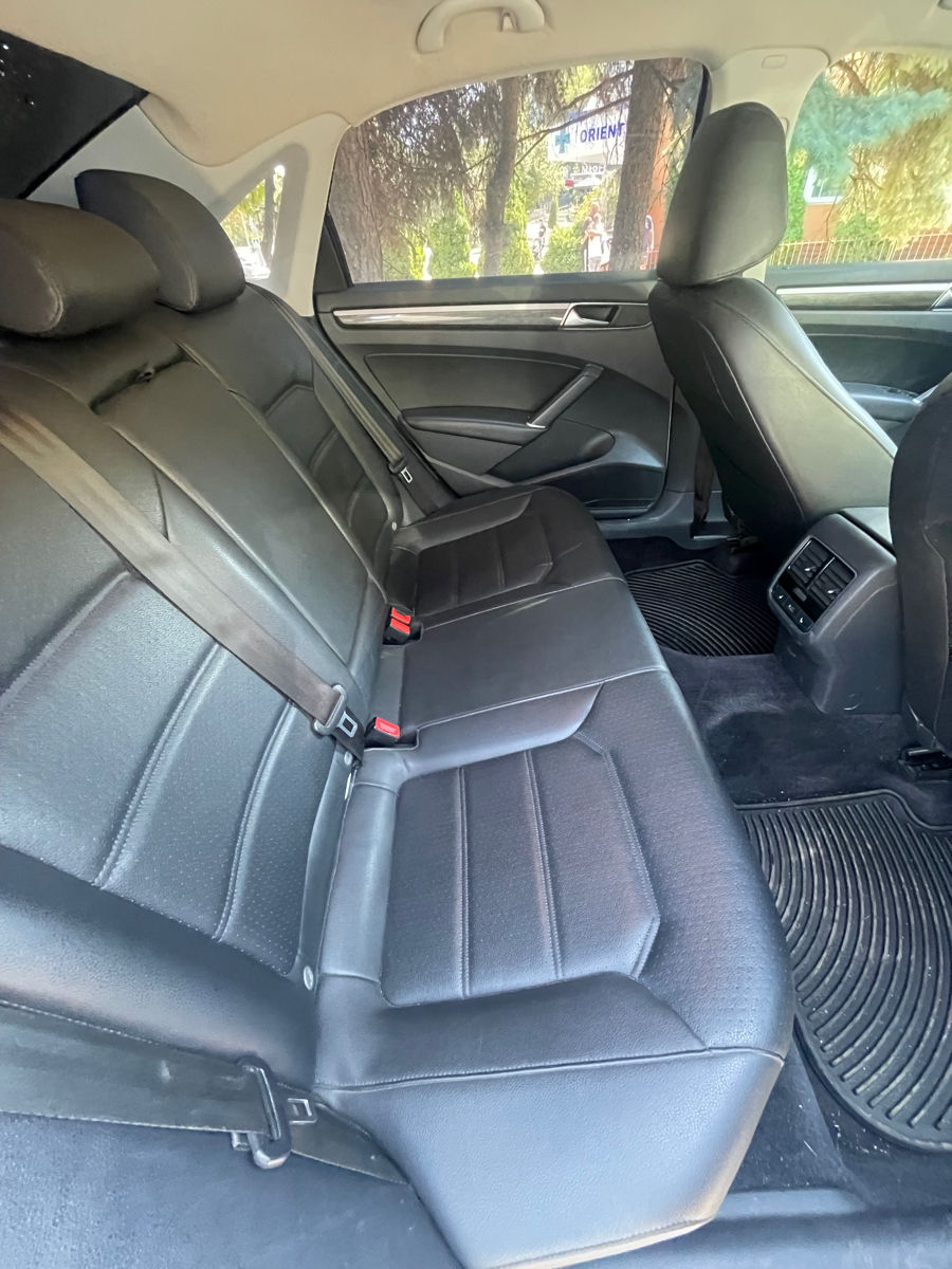 Volkswagen Passat an. 2017 cu rulaj 180000 km, Benzină, 10500
