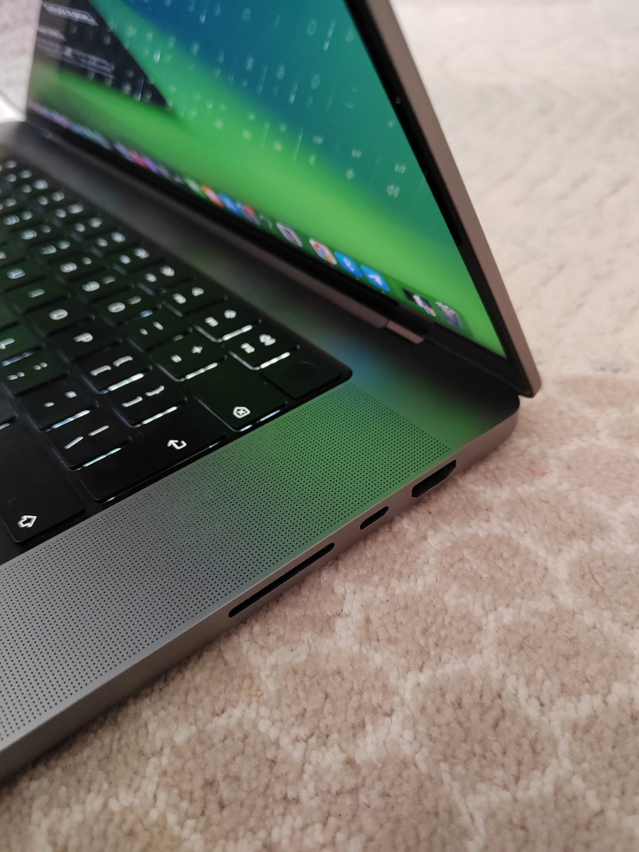 MacBook Pro M1 Pro (16-inch)