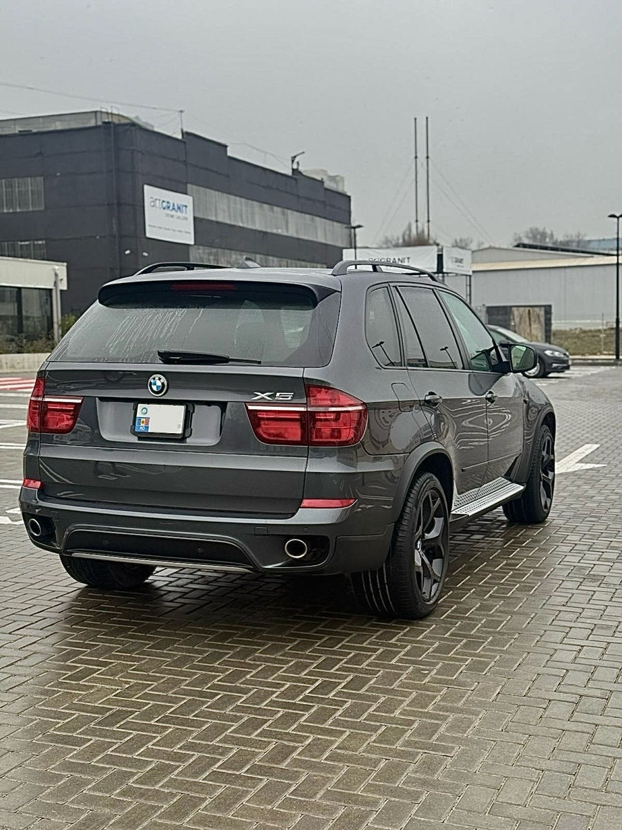 BMW X5 2012 г. с пробегом 255555 км, Бензин, 15555