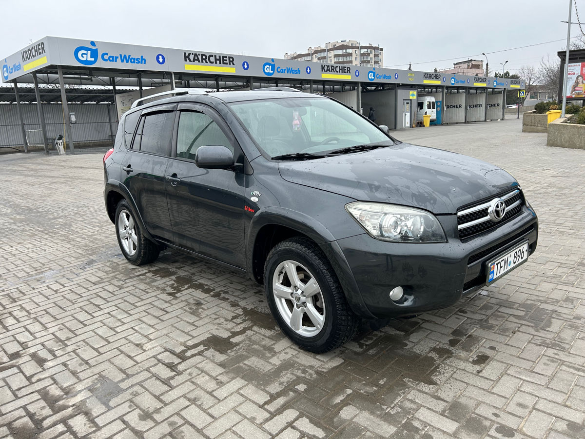 Toyota Rav 4 an. 2006 cu rulaj 294000 km, Diesel, 9300