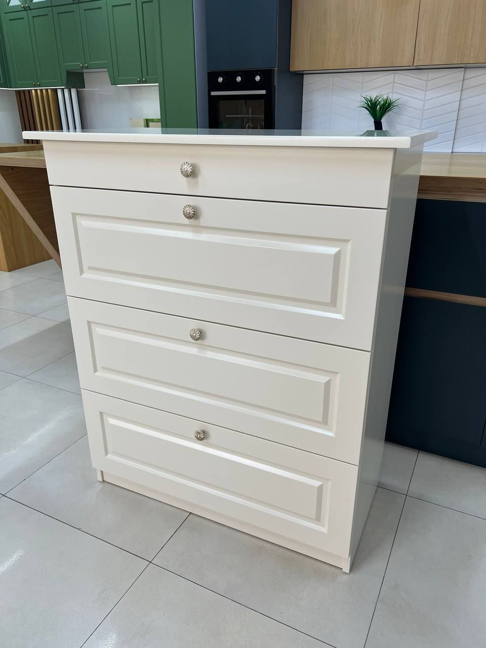 Comod clasic. Классический комод