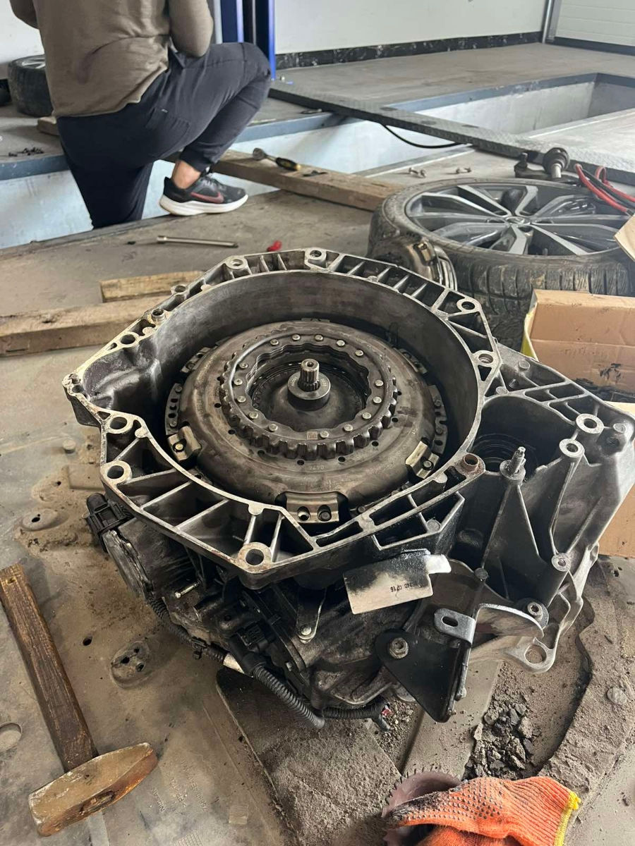 Renault Renault cutiea automat si orice reparatie facem.