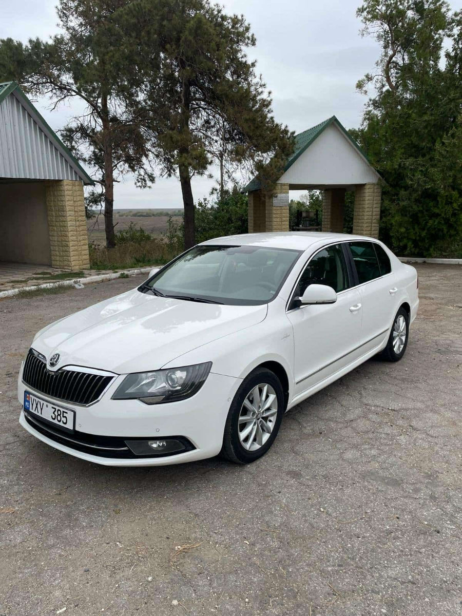 Skoda Superb an. 2013 cu rulaj 290753 km, Diesel, 10800