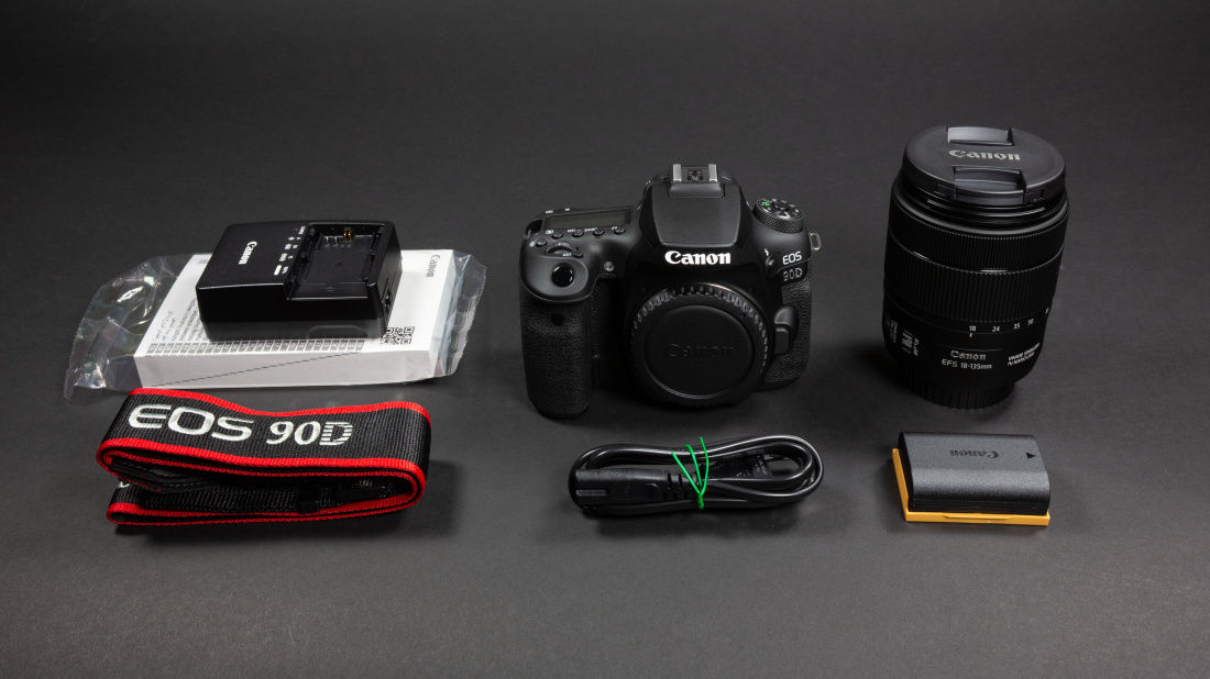 Vînd Canon EOS 90D Kit