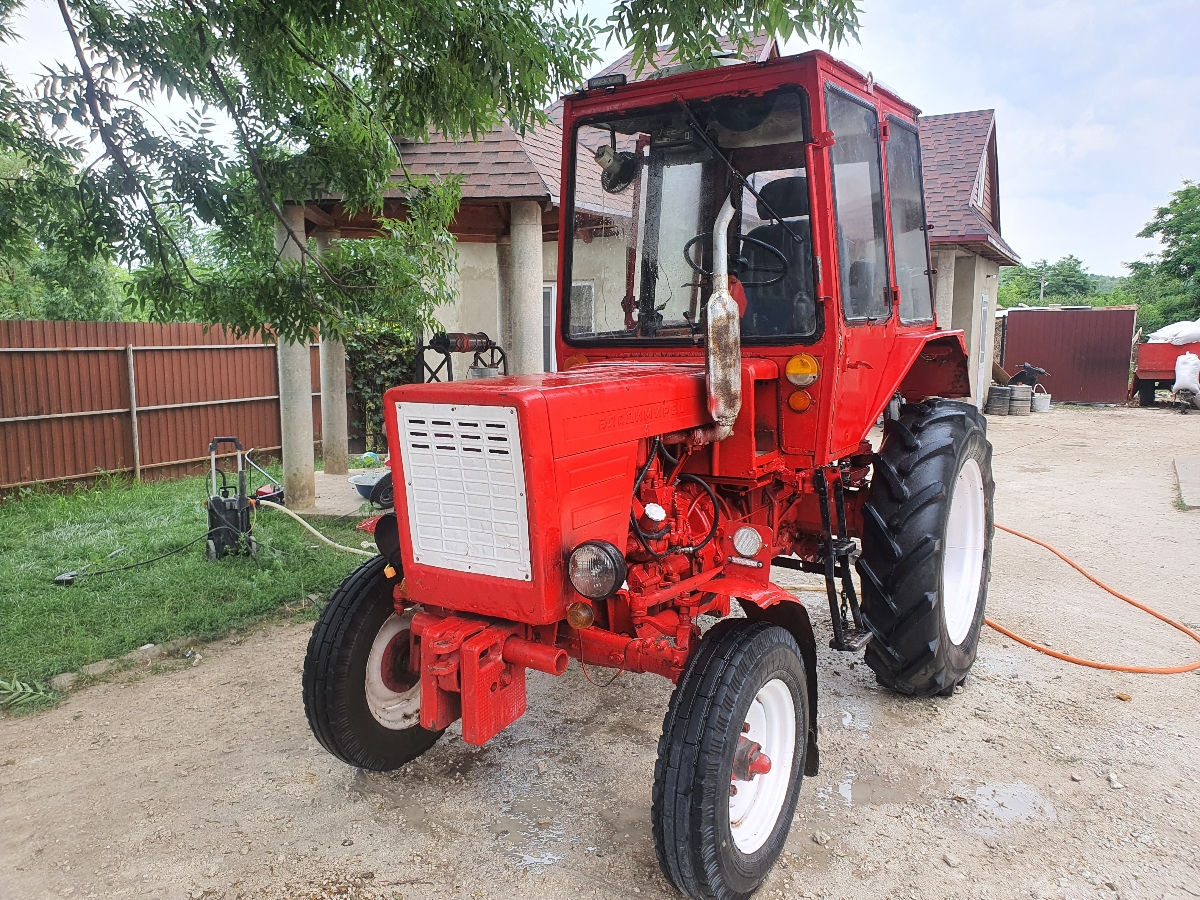 Tractor T-25