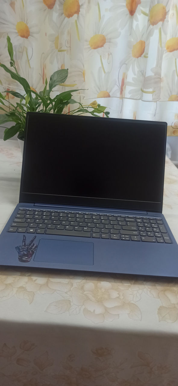 Lenovo ideapad 330s 12gb ddr4/256 ssd /4 ядра 8 потоков игровой ноутбук