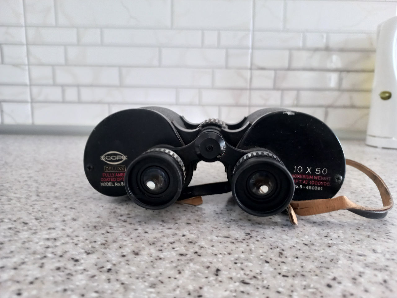 Se vinde binoclu