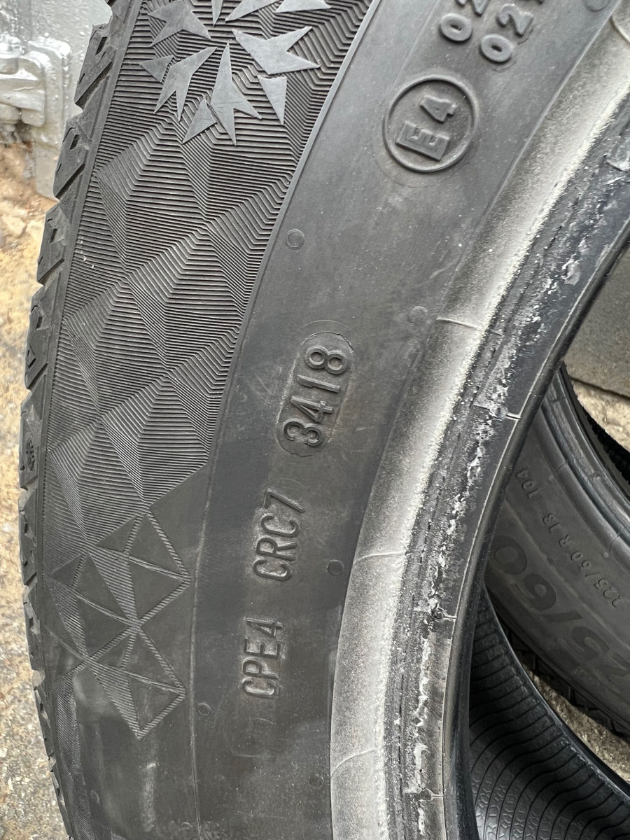 225/60/18 Continental