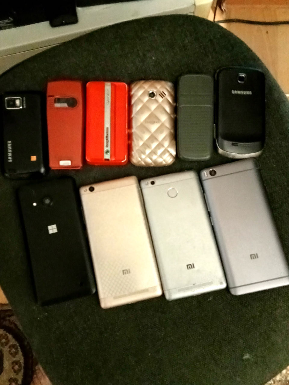 Vind telefoane veci lucratoare cu 150 lei Chocana