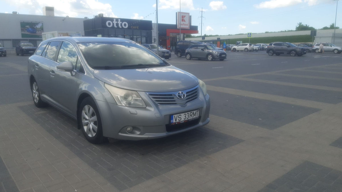 Toyota Avensis 2009 г. с пробегом 410000 км, Дизель, 2350