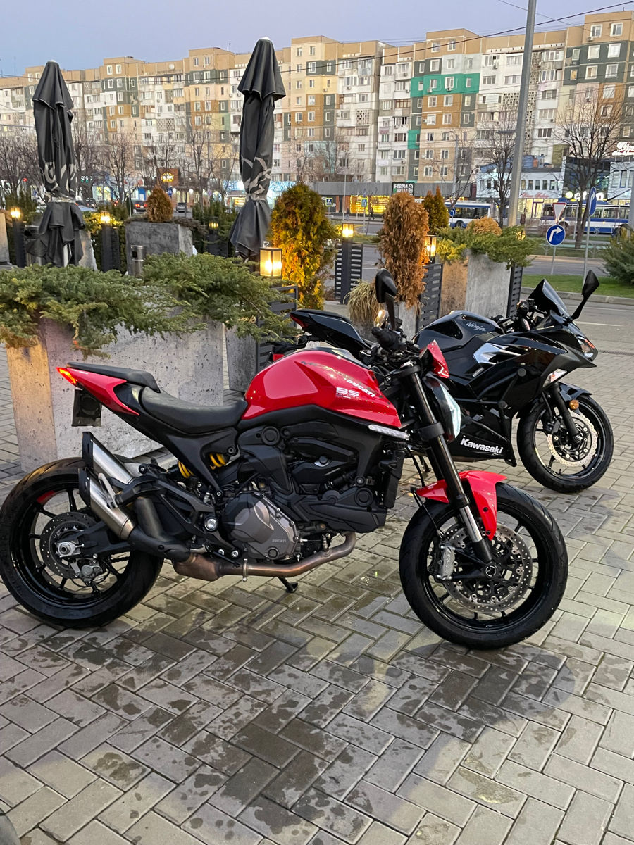 Ducati Monster 937 Plus