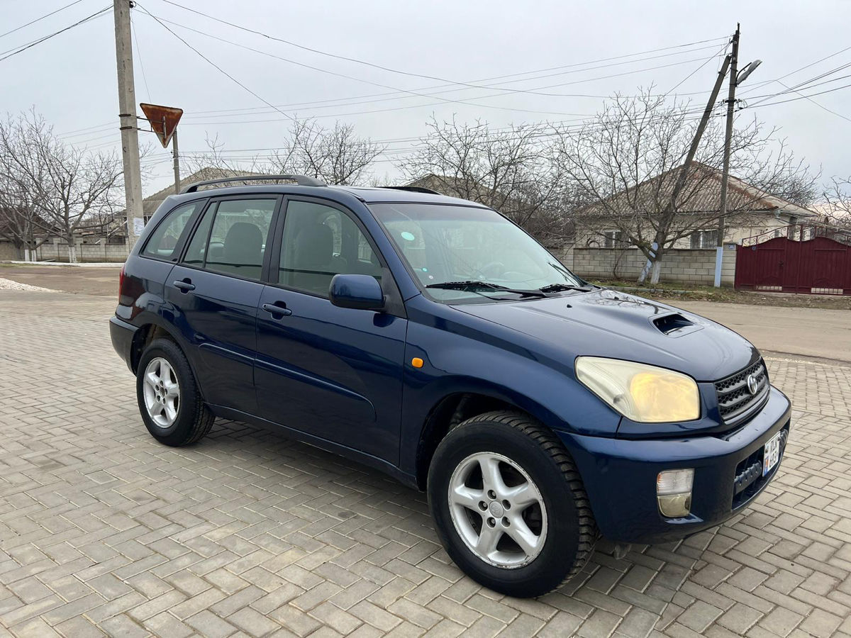 Toyota Rav 4 an. 2003 cu rulaj 400000 km, Diesel, 4900