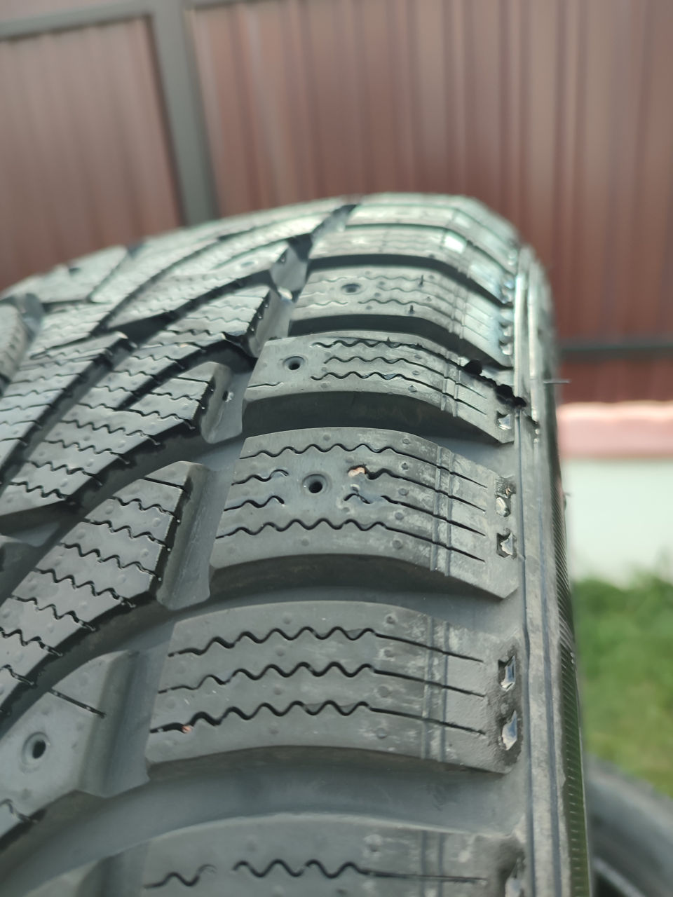 Anvelope ca noi folosite 1 saptamina anul 2021 235/55/R18 se poate la ...