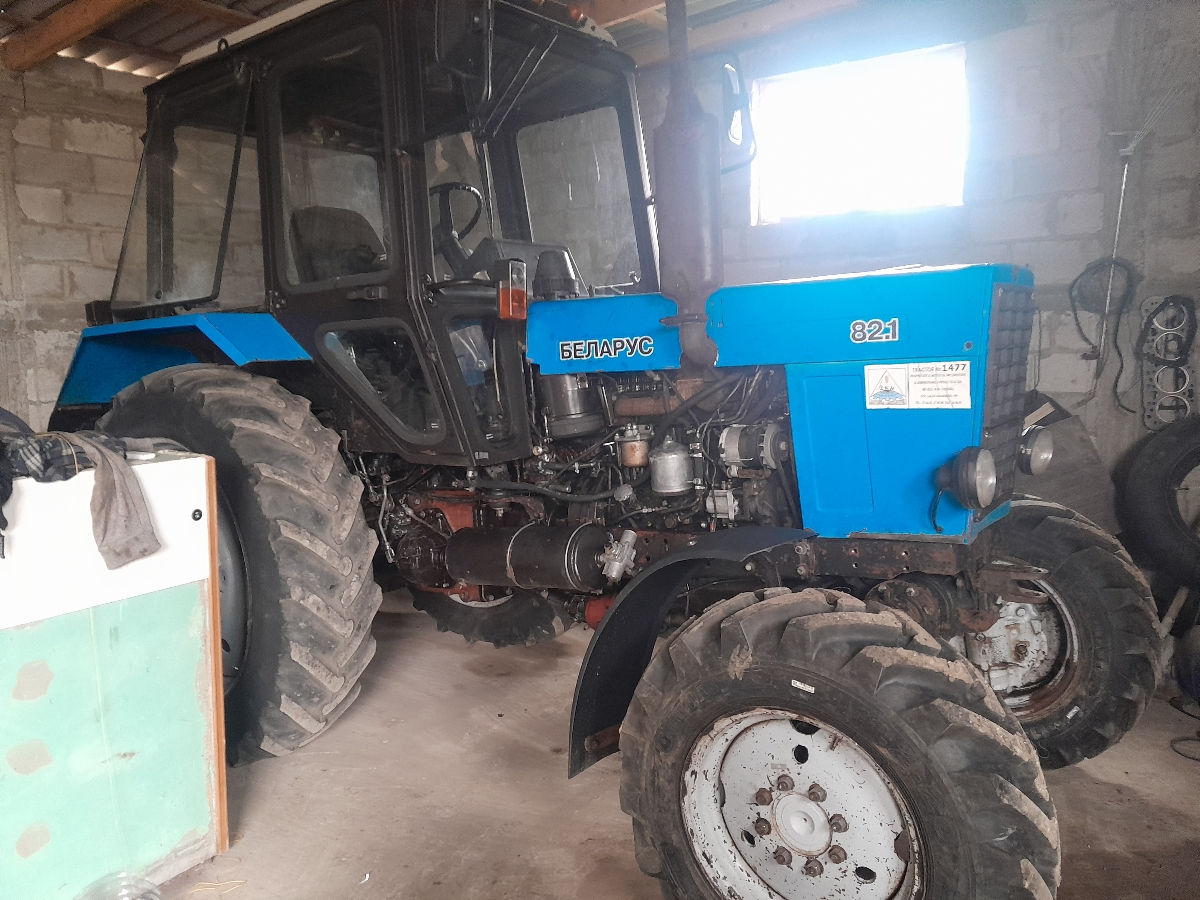 Mtz 82 anul 2005, cu turbină 7500 euro.