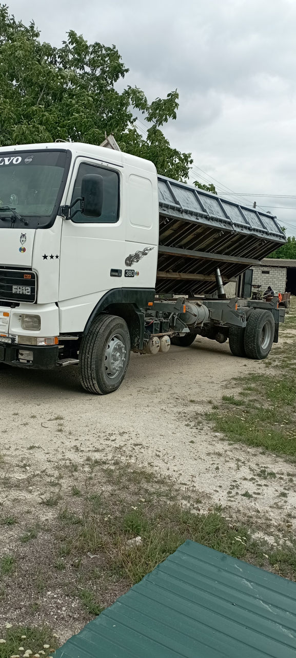 Volvo F12