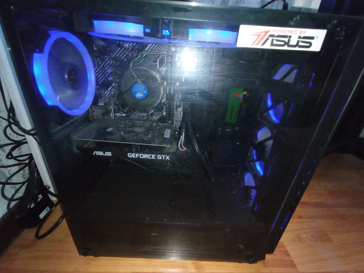 Vând Calculator, unitate+monitor.