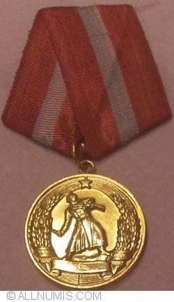 cumpar monede, insigne, medalii, ceasuri, vesela din argint, figurine ...