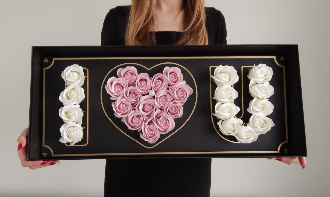 Cutii cu Flori din sapun parfumat - Trandafiri care nu se ofilesc.