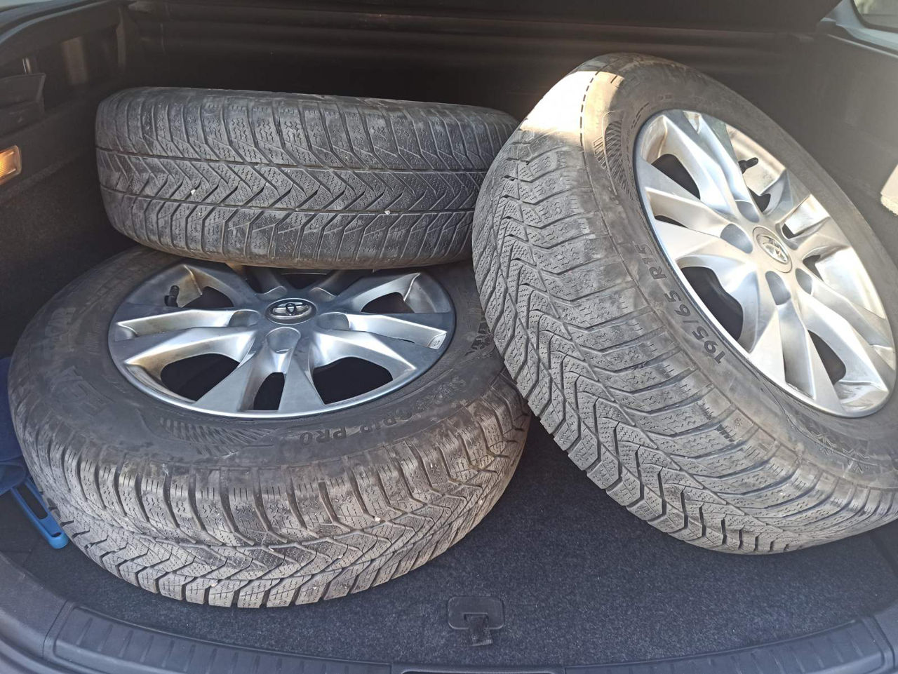 Jante + Anvelope R15 5x114.3 Toyota