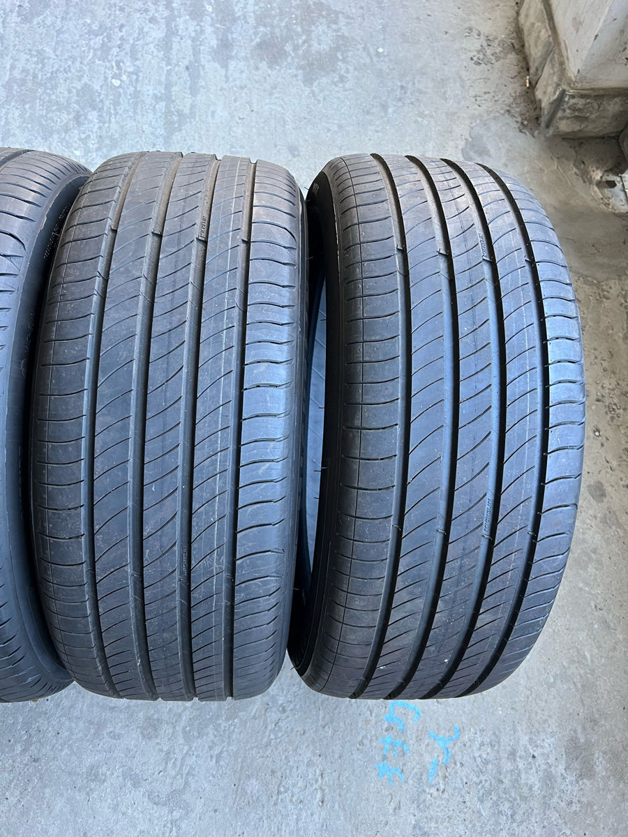 Se vind anvelope 235/50 R19 Michelin noi