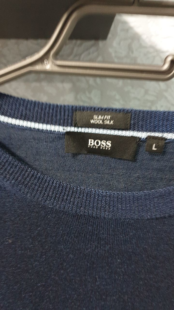 Срочно продам фирменные свитера Hugo Boss оригинал 100%